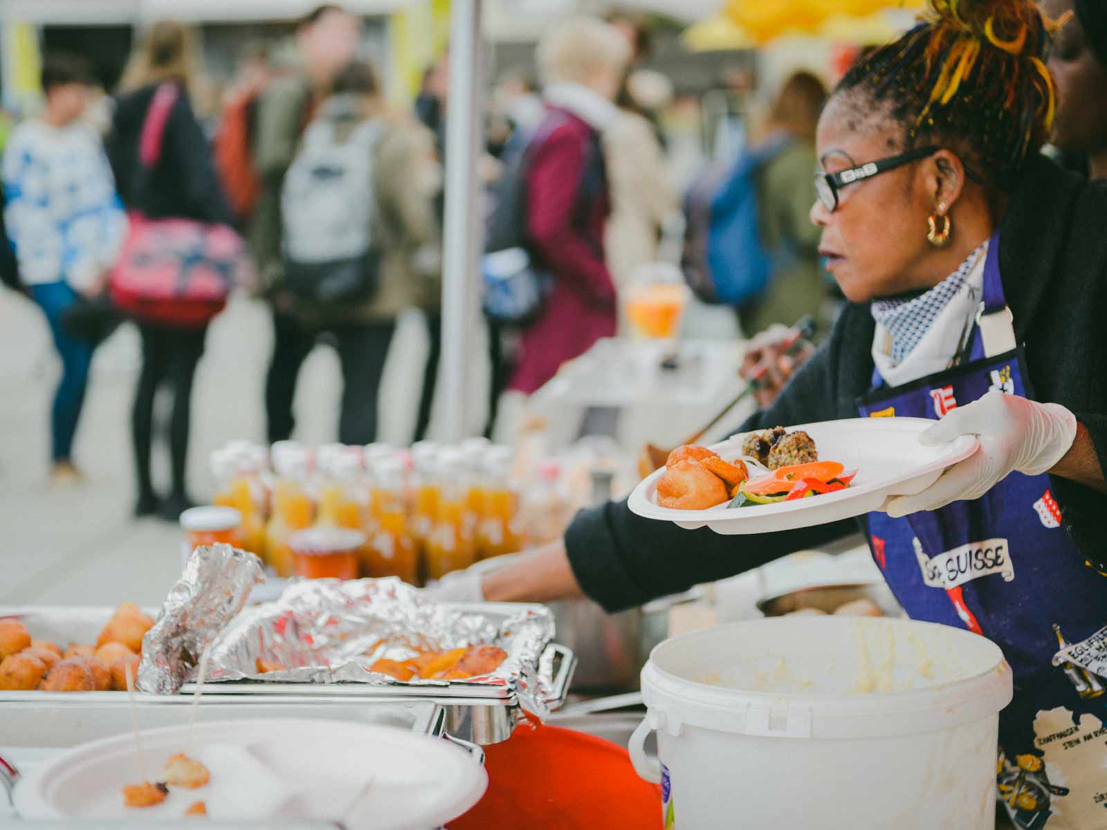 Höngger.ch | Der Lunch Market lädt zum Essen ein