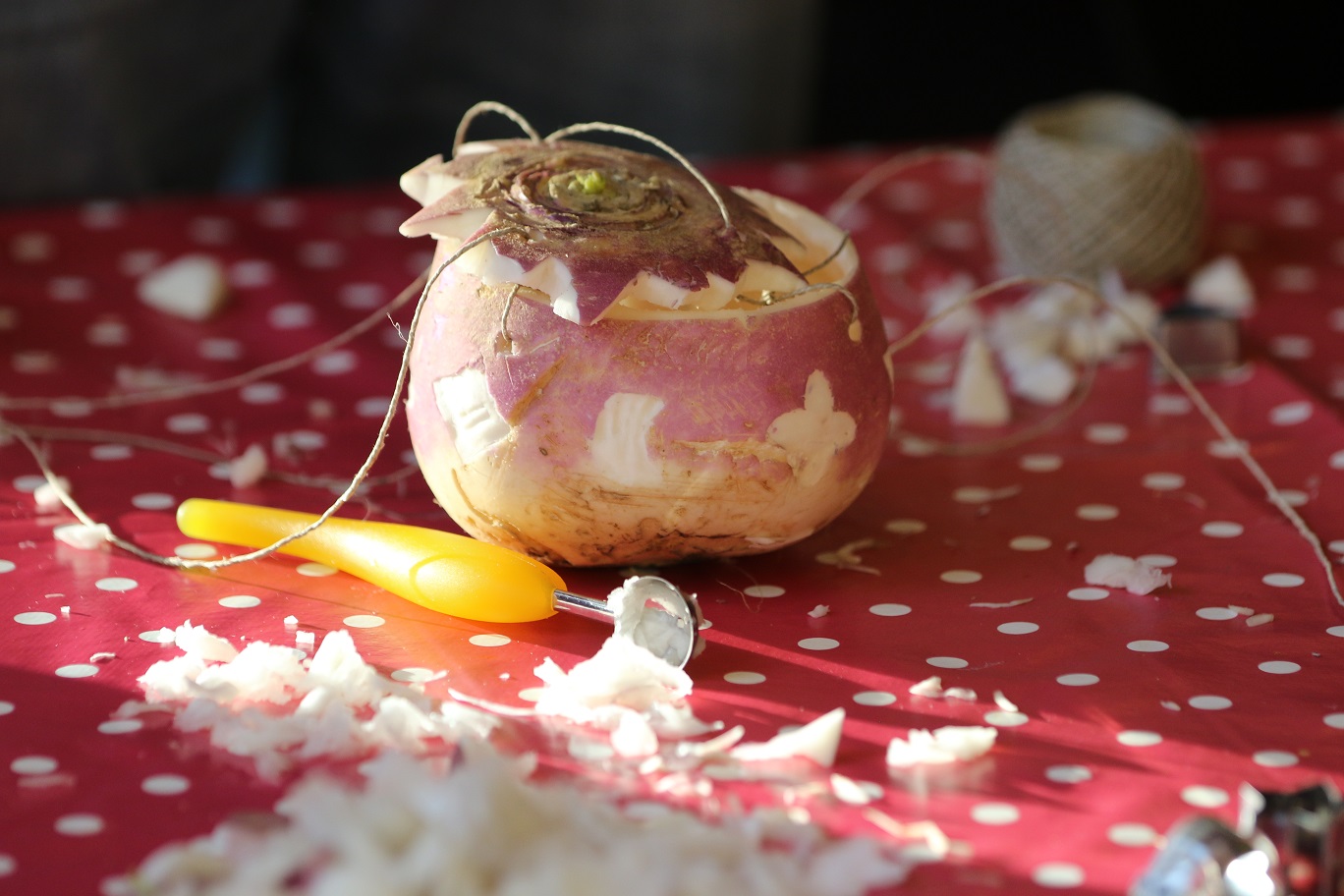 Räben schnitzen im GZ