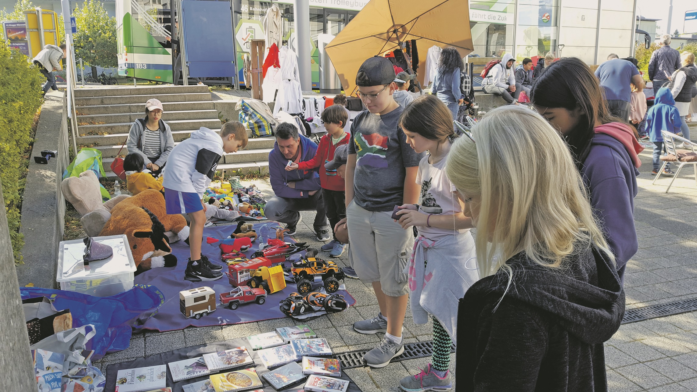 Markttreiben auf der «Piazza Rütihof»